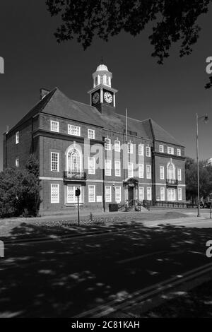 Letchworth Town Hall, Broadway Gardens, Letchworth Garden City ...