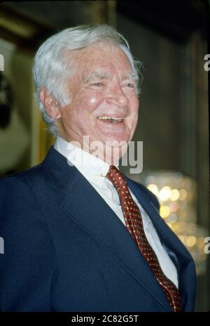 THE BEVERLY HILLBILLIES (TV) BUDDY EBSEN, MAX BAER, DONNA DOUGLAS ...