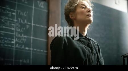 RADIOACTIVE, Rosamund Pike as Marie Curie, 2019. © Amazon / Courtesy ...