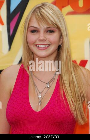 Aimee Teegarden at the 2007 Teen Choice Awards - Arrivals held at the ...