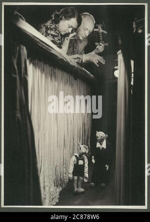 The Marionette Troupe of Prof. Josef Skupa Stock Photo - Alamy