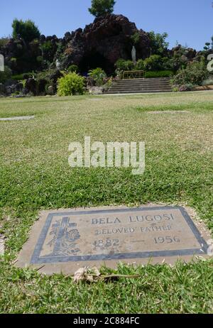Bela Lugosi grave at Holy Cross Catholic Cemetery, Culver City, Los ...