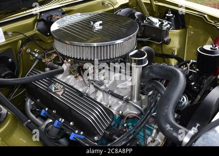 The 390 engine used in the American Motors AMX Stock Photo - Alamy