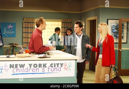 LIBRARY. USA. Lisa Kudrow and Paul Rudd in the ©Warner Bros. TV series ...