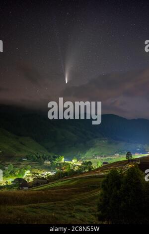 Comet C2020 F3 (NEOWISE Stock Photo - Alamy