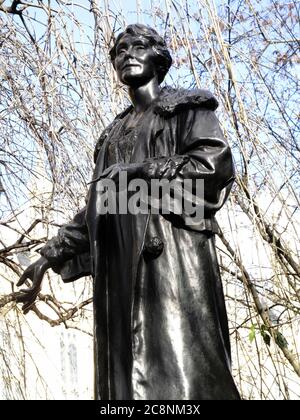 Emily Pankhurst 1858-1928 monument statue in Victoria Tower Gardens at ...