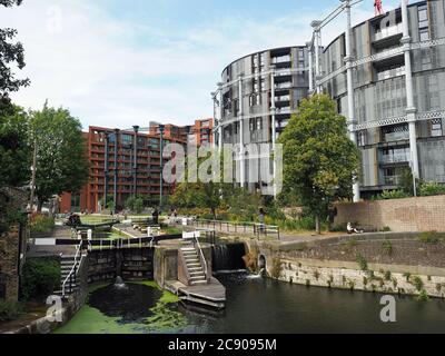 St Pancras Lock and Gasholder Park, Regent's Canal, King's Cross ...