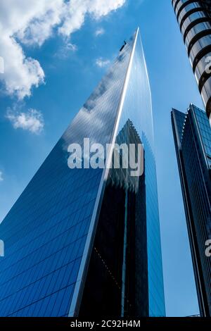 The Scalpel Building (52-54 Lime Street) at Dusk, The City of London ...
