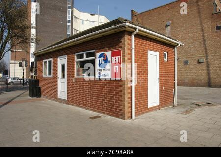 Kingston upon Hull, run down derelict business property Stock Photo - Alamy
