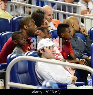 FILE - Chicago Cubs baseball player Dansby Swanson stands with his wife ...