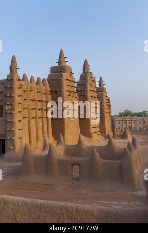 MALI, DJENNE, MOSQUE BUILT OUT OF MUD BRICK CONSTRUCTION, TRADITIONAL ...