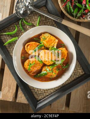 Burmese golden egg curry. Burma Myanmar Food Stock Photo - Alamy