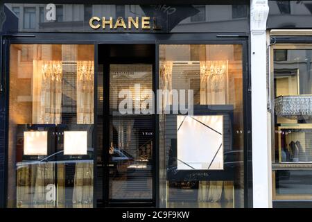 Chanel Fine Jewellery flagship store on New Bond Street, London, UK ...