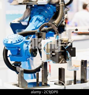 Industrial robotic arm Stock Photo - Alamy