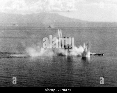 Musashi under attack in Sibuyan Sea Stock Photo - Alamy