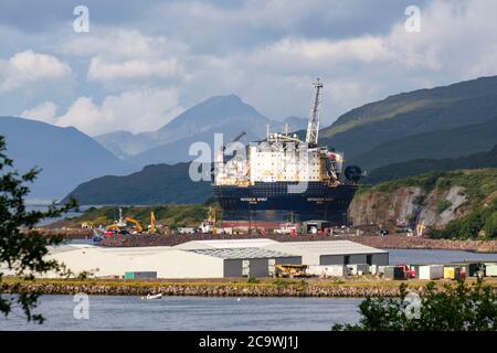 Voyageur Spirit, FPSO, Floating Storage / Production vessel, arriving ...