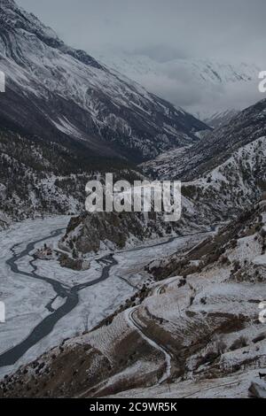 Marshyangdi river by Ledar village, trekking Annapurna circuit ...