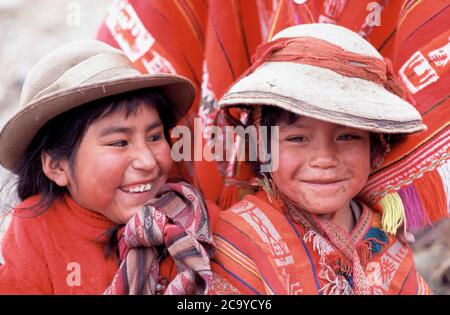 Indigenous Peruvians in traditional dress arrive at the COP21 United ...