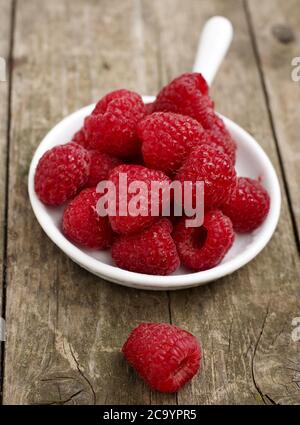 Fresh rasberries, mint Stock Photo - Alamy