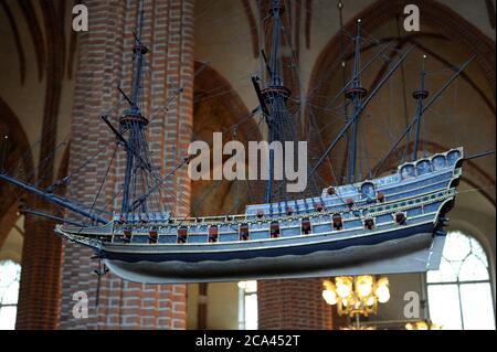 Model of an early 17th Century English Galleon boat, displayed inside ...