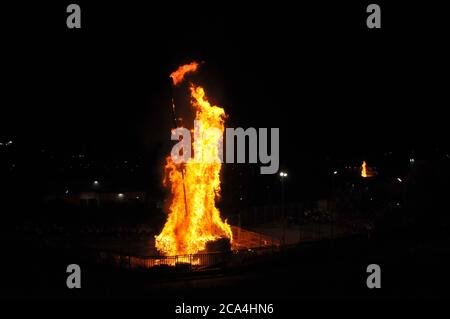 Celebrating the Jewish holiday of Lag Baomer with a bonfire Stock Photo ...