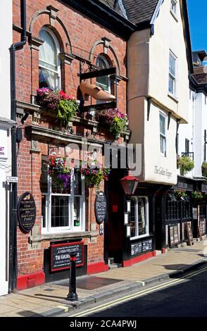 The Golden Slipper Pub, Goodramgate, York, England Stock Photo - Alamy