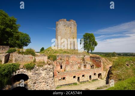 France, Aisne, Guise, castle and dungeon of the 10th century, remains ...