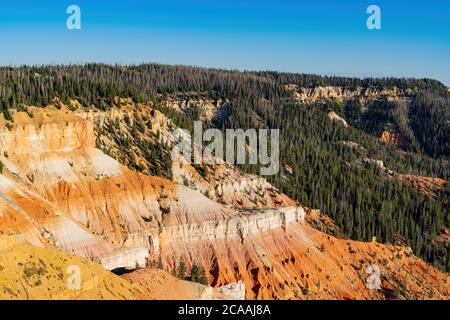 Beautiful landscape saw from North View Lookout of Cedar Breaks ...
