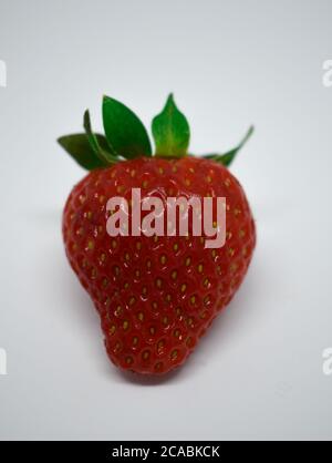 Vivid red color of fresh sweet strawberry Stock Photo - Alamy