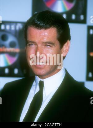 PIERCE BROSNAN in REMINGTON STEELE (1982), directed by DON WEIS and ...