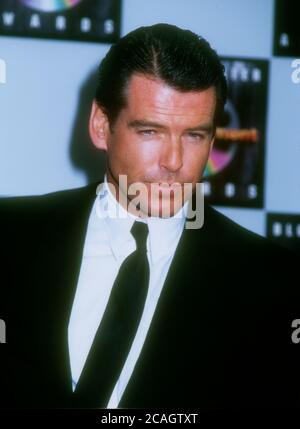 PIERCE BROSNAN in REMINGTON STEELE (1982), directed by DON WEIS and ...