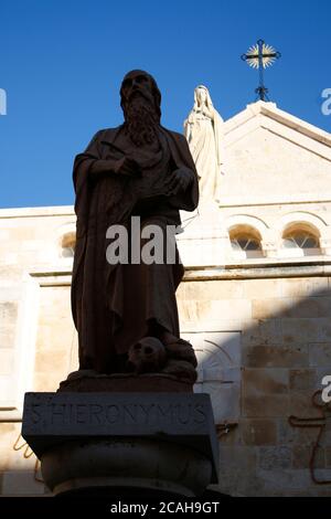 Impressionen: Statue des heligen Hieronymus, Geburtskirche/ Church of ...