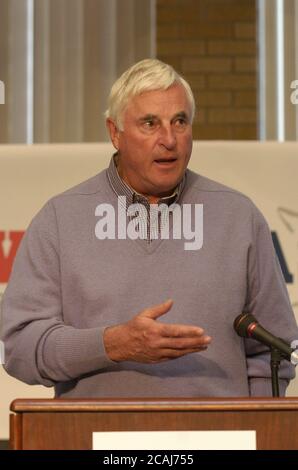 Texas Tech University basketball coach Bobby Knight speaks to Famed ...