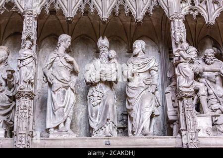 The choir wall, Chartres cathedral, France Stock Photo - Alamy