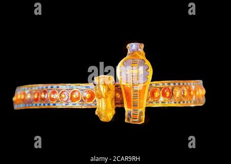 Diadem from the tomb of Tutankhamun Stock Photo - Alamy