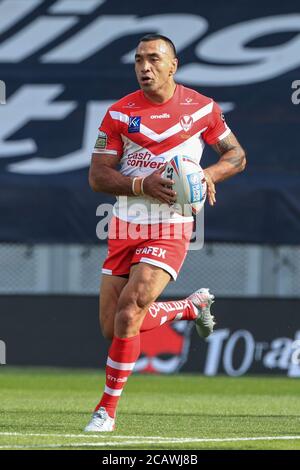 St Helens' Zeb Taia in action Stock Photo - Alamy