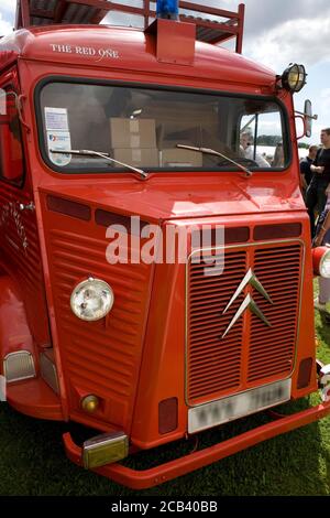 Classic French delivery van (Citroen) in Paris Stock Photo - Alamy