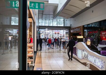 The Apple store in Milton Keynes, England Stock Photo - Alamy