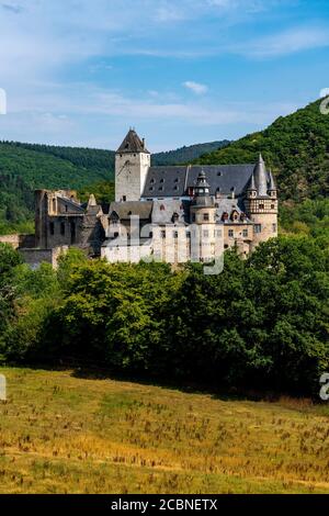 Bürresheim Castle, castle northwest of Mayen on a rock spur in the ...