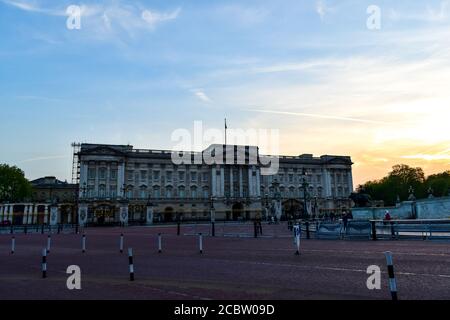 The royal Buckingham Palace with beautiful sky in London Stock Photo ...