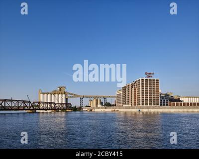 Quaker Oats Factory in downtown Cedar Rapids Stock Photo - Alamy