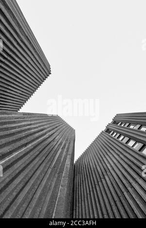 Sampson House in Southwark, London by architect Fitzroy Robinson ...