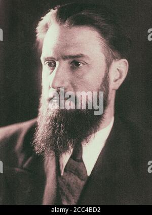Igor Vasilyevich Kurchatov (1903 - 1960), Soviet nuclear physicist who ...