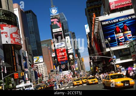 2003 View of Times Square in New York City is filled with electronic ...