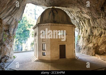 The magical neoclassical Temple of Valadier (Tempietto) built in an ...