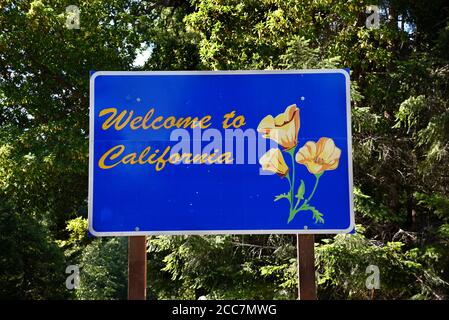 Welcome to California sign at the Oregon border on US highway 395 Stock ...