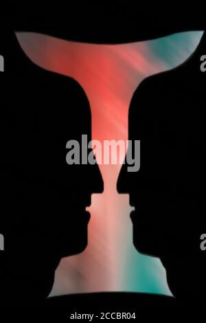 Rubin vase, optical illusion, head Stock Photo - Alamy