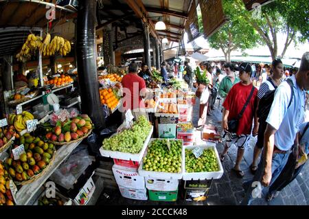 Mauritius , Port Luis 24/01/2008: Local market Stock Photo - Alamy