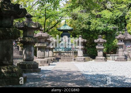 Mausoleum of Tokugawa Shoguns, Zojo-ji, Shiba Park, Tokyo Stock Photo ...