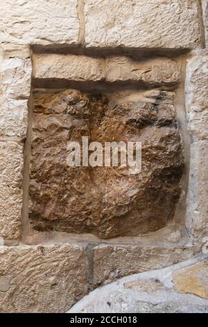 Detail of hand laid rock wall, dry wall construction technique Stock ...